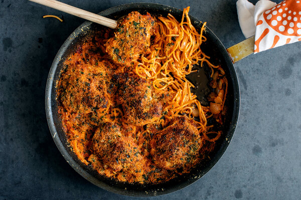One-Pan Crispy Spaghetti and Chicken - Bing Chef - The Art of Cooking